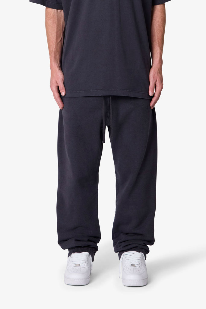 Heavy Basic Relaxed Sweatpants - Washed Black | mnml | shop now