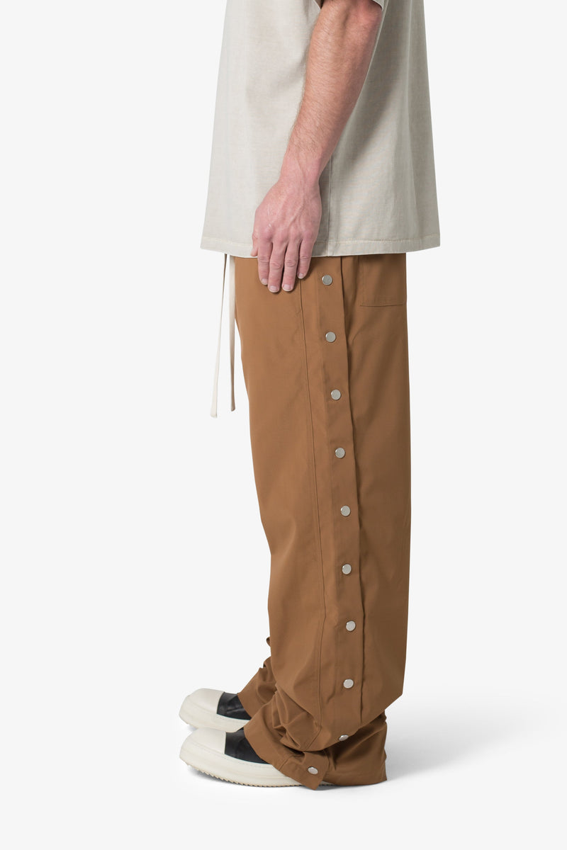 Side Snap Nylon Pants - Brown | mnml | shop now